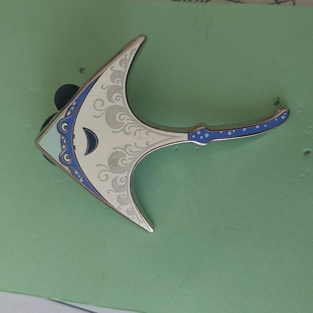 Disney's Finding Nemo Pin - Gem